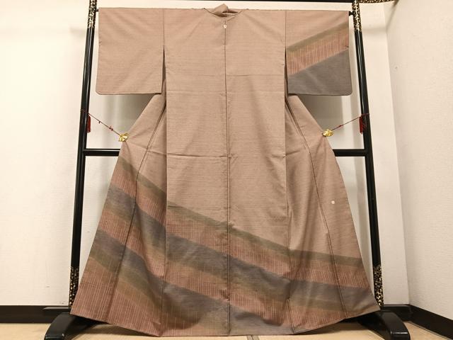 ■■■　サイズ　■■■ 身丈 162cm（肩から） 裄丈 66cm 袖丈 47.5cm　縫込み 3.5cm 袖幅 33cm 前幅 25cm 後幅 29cm 着物縫いこみ 内揚げ 1cm 裄 お袖側 約1cm　身頃側 約2cm ■■■　商品詳...