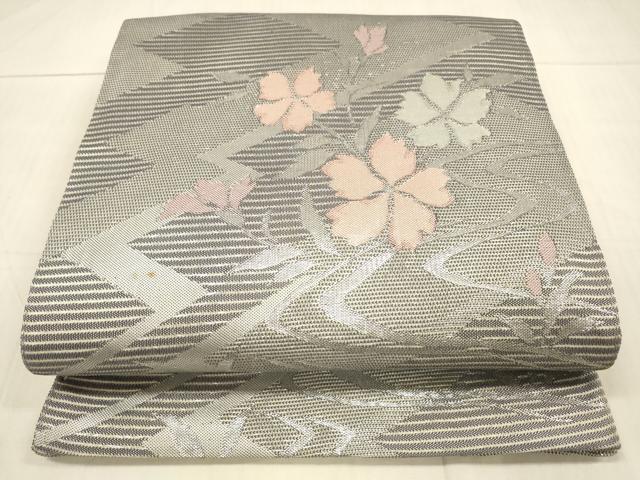 ■■■　サイズ　■■■ 長さ 440cm 幅 30.5cm程 ■■■　商品詳細　■■■ 【正絹】 状態は接写画像のように 太鼓・前柄・裏地に薄い汚れがございますが その他特に目立ったシミ汚れなどもなく大変良い状態です。 大変上質な逸品になり...