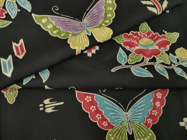 ■■■　サイズ　■■■ 身丈 158cm（肩から） 裄丈 63cm 袖丈 53cm　縫込み 2.5cm 袖幅 33cm 前幅 23cm 後幅 28cm 着物縫いこみ 内揚げ 0cm 裄 お袖側 約2.5cm　身頃側 約3.5cm ■■■　商...