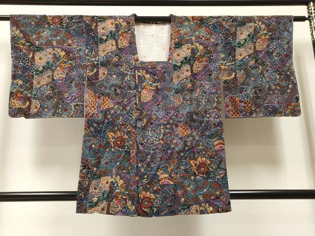 ■■■　サイズ　■■■ 身丈 86cm（肩から） 裄丈 62cm 袖丈 47cm　縫込み 6cm 袖幅 31cm 前幅 20cm 後幅 30cm 裄 お袖側 約3cm　身頃側 約4cm ■■■　商品詳細　■■■ 【正絹】 状態は特に目立った...