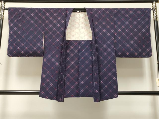 ■■■　サイズ　■■■ 身丈 82cm（肩から） 裄丈 65cm 袖丈 48cm　縫込み 4cm 袖幅 33cm 前幅 19cm 後幅 30cm 裄 お袖側 約3cm　身頃側 約2cm ■■■　商品詳細　■■■ 【正絹】 状態は特に目立った...