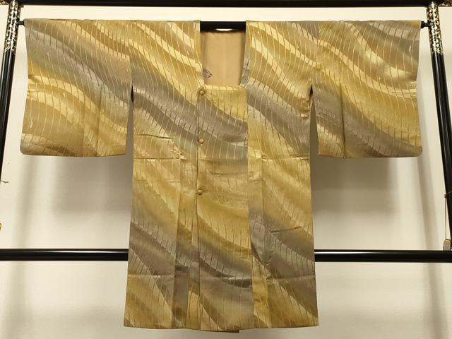 ■■■　サイズ　■■■ 身丈 100cm（肩から） 裄丈 66cm 袖丈 47cm　縫込み 4cm 袖幅 34cm 前幅 19cm 後幅 30cm 裄 お袖側 約3cm　身頃側 約4cm ■■■　商品詳細　■■■ 【正絹】 状態は特に目立っ...