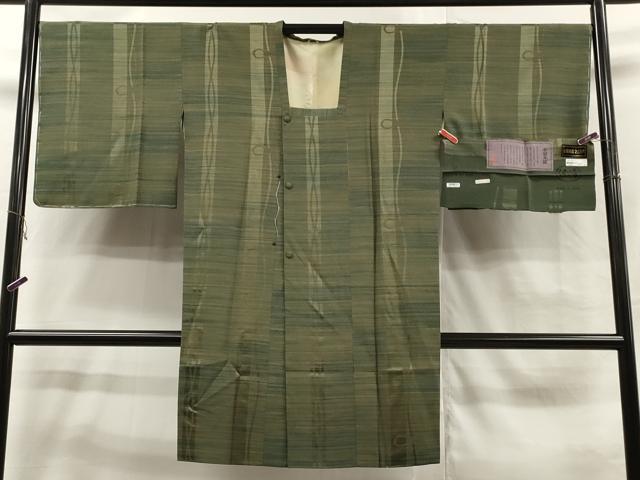 ■■■　サイズ　■■■ 身丈 106cm（肩から） 裄丈 69cm 袖丈 48cm　縫込み 5cm 袖幅 35cm 前幅 19cm 後幅 29cm 裄 お袖側 約1cm　身頃側 約1cm ■■■　商品詳細　■■■ 【正絹・未使用】 状態は特...