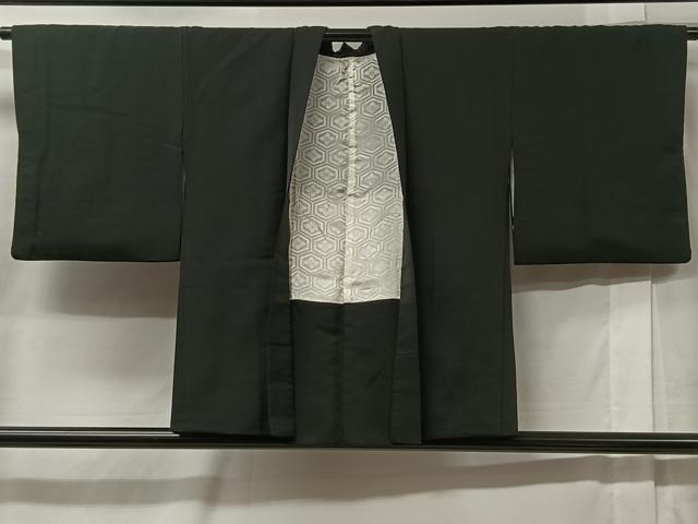 ■■■　サイズ　■■■ 身丈 77cm（肩から） 裄丈 64cm 袖丈 46cm　縫込み 7cm 袖幅 32cm 前幅 19cm 後幅 29.5cm 裄 お袖側 約3.5cm　身頃側 約3cm ■■■　商品詳細　■■■ 【正絹】 状態は接写...