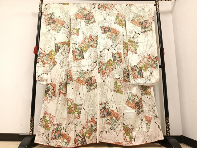 ■■■　サイズ　■■■ 身丈 159cm（肩から） 裄丈 65cm 袖丈 97.5cm　縫込み 6cm 袖幅 33cm 前幅 25cm 後幅 31cm 着物縫いこみ 内揚げ 2cm 裄 お袖側 約2cm　身頃側 約1cm ■■■　商品詳細　...