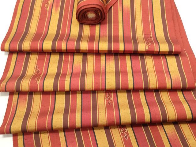 ■■■　サイズ　■■■ 長さ　　羽尺分あり 幅　　　約37cm ■■■　商品詳細　■■■ 【正絹・未使用】 状態は特に目立ったシミ汚れなどもなく大変良い状態です。 大変上質な逸品になります。 お安く出品致しますので、是非この機会にいかがでし...