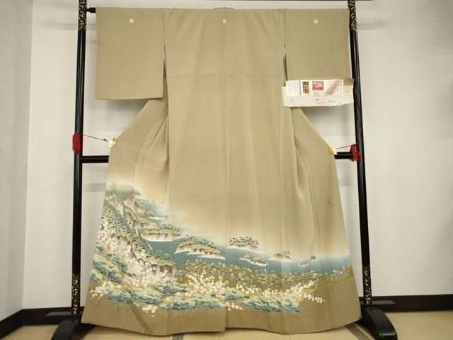 ■■■　サイズ　■■■ 身丈 161.5cm（肩から） 裄丈 66cm 袖丈 49cm　縫込み 9cm 袖幅 33.5cm 前幅 25cm 後幅 30.5cm 着物縫いこみ 内揚げ 9cm 裄 お袖側 約1cm　身頃側 約1cm ■■■　商...
