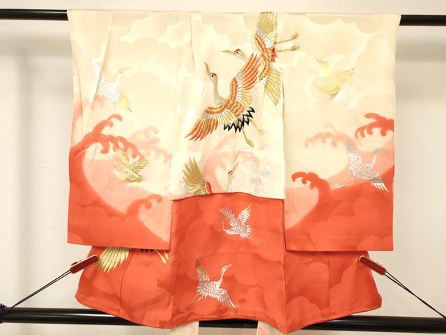 ■■■　サイズ　■■■ 【着物】 身丈 79cm（肩から） 裄丈 40.5cm 袖丈 60cm ■■■　商品詳細　■■■ 産着【正絹】の 状態は接写画像のように表地所々・裏地・紐部分に薄い汚れがございます。 大変上質な逸品になりますので ぜ...