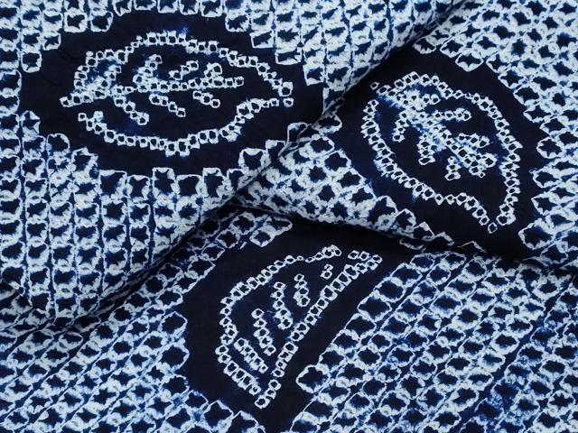 ■■■　サイズ　■■■ 身丈 159.5cm（肩から） 裄丈 65cm 袖丈 44cm　縫込み 3cm 袖幅 34cm 前幅 24cm 後幅 30cm 着物縫いこみ 内揚げ 0cm 裄 お袖側 約3cm　身頃側 約3cm ■■■　商品詳細　...