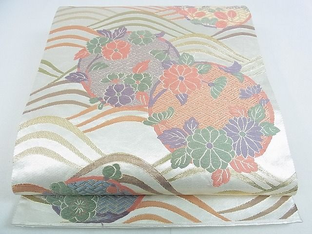 ■■■　サイズ　■■■ 長さ 440cm 幅 30.5cm程 ■■■　商品詳細　■■■ 【正絹・関西仕立て】 状態は接写画像のように 柄止まり折れ山に薄い線汚れ 裏地に薄い汚れがございますが その他特に目立ったシミ汚れなどもなく大変良い状態...