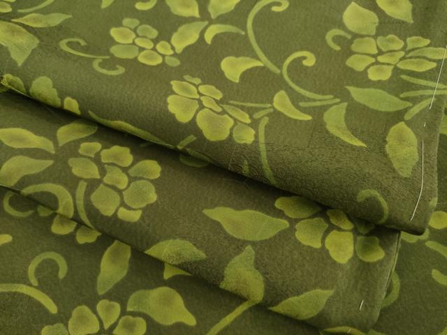 ■■■　サイズ　■■■ 身丈 151.5cm（肩から） 裄丈 64cm 袖丈 49cm　縫込み 4cm 袖幅 32cm 前幅 24cm 後幅 29cm 着物縫いこみ 内揚げ 4cm 裄 お袖側 約1cm　身頃側 約1cm ■■■　商品詳細　...