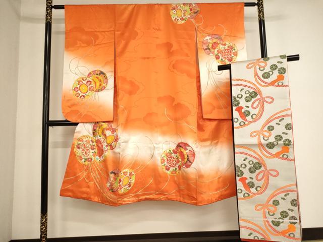 ■■■　サイズ　■■■ 【祝着】 身丈 129cm（肩から） 裄丈 58cm（肩上げ　0cm） 袖丈 78cm　縫込み 4cm 袖幅 31.5cm 前幅 20.5cm 後幅 26cm 着物縫いこみ 内揚げ 9cm （腰上げ　0cm） 裄 お...