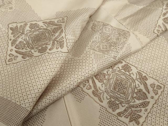 ■■■　サイズ　■■■ 身丈 155.5cm（肩から） 裄丈 63cm 袖丈 47.5cm　縫込み 8cm 袖幅 32.5cm 前幅 22.5cm 後幅 28.5cm 着物縫いこみ 内揚げ 6cm 裄 お袖側 約4cm　身頃側 約4cm ■...