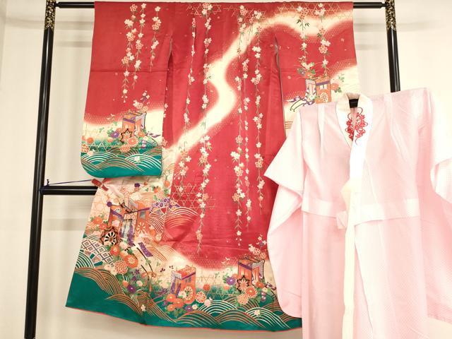 ■■■　サイズ　■■■ 【祝着】 身丈 130cm（肩から） 裄丈 52cm（肩上げ　2.5cm） 袖丈 74cm　縫込み 3cm 袖幅 32cm 前幅 18cm 後幅 25.5cm 着物縫いこみ 内揚げ 0cm （腰上げ　0cm） 裄 お...