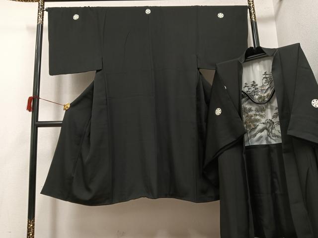 ■■■　サイズ　■■■ 身丈 124.5cm（肩から） 裄丈 66cm 袖丈 46.5cm　縫込み 3.5cm 袖幅 33.5cm 前幅 24cm 後幅 30.5cm 着物縫いこみ 内揚げ 14cm 裄 お袖側 約3cm　身頃側 約2cm ...