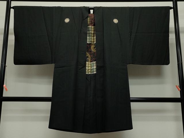 ■■■　サイズ　■■■ 身丈 101cm（肩から） 裄丈 67cm 袖丈 51cm　縫込み 5cm 袖幅 35cm 前幅 19cm 後幅 30cm 裄 お袖側 約2cm　身頃側 約2cm ■■■　商品詳細　■■■ 【五つ紋・正絹】 状態は接...