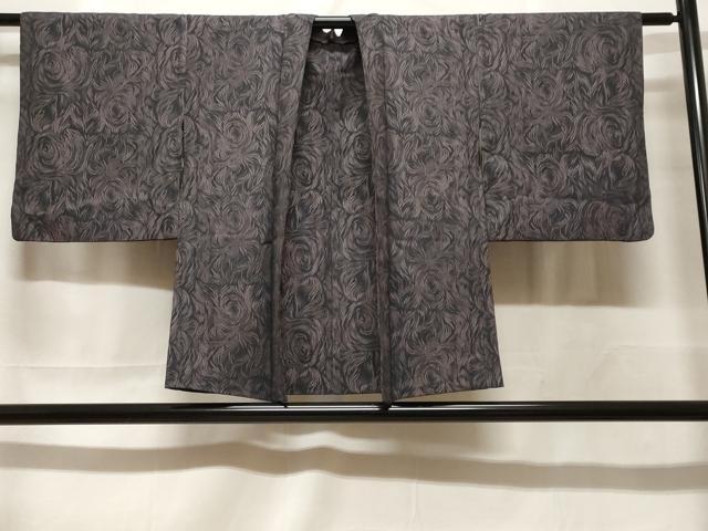 ■■■　サイズ　■■■ 身丈 73cm（肩から） 裄丈 62cm 袖丈 46cm　縫込み 3cm 袖幅 33cm 前幅 18cm 後幅 29cm 裄 お袖側 約1cm　身頃側 約4cm ■■■　商品詳細　■■■ 【正絹】 状態は特に目立った...