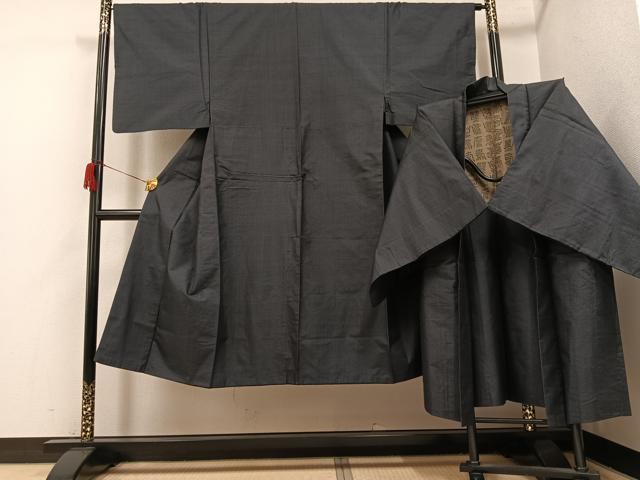 ■■■　サイズ　■■■ 【着物】 身丈 134cm（肩から） 裄丈 65cm 袖丈 48.5cm　縫込み 3cm 袖幅 33cm 前幅 24.5cm 後幅 30cm 着物縫いこみ 内揚げ 5cm 裄 お袖側 約1cm　身頃側 約0cm 【羽...