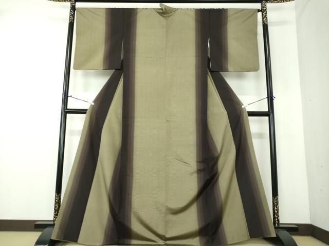 ■■■　サイズ　■■■ 身丈 168cm（肩から） 裄丈 66.5cm 袖丈 49cm　縫込み 5cm 袖幅 34cm 前幅 24cm 後幅 29cm 着物縫いこみ 内揚げ 3cm 裄 お袖側 約1.5cm　身頃側 約3cm ■■■　商品詳...