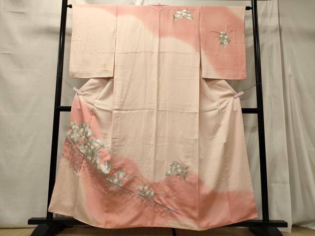 ■■■　サイズ　■■■ 身丈 155.5cm（肩から） 裄丈 63cm 袖丈 55.5cm　縫込み 4cm 袖幅 33cm 前幅 24cm 後幅 31cm 着物縫いこみ 内揚げ 9cm 裄 お袖側 約3cm　身頃側 約4cm ■■■　商品詳...