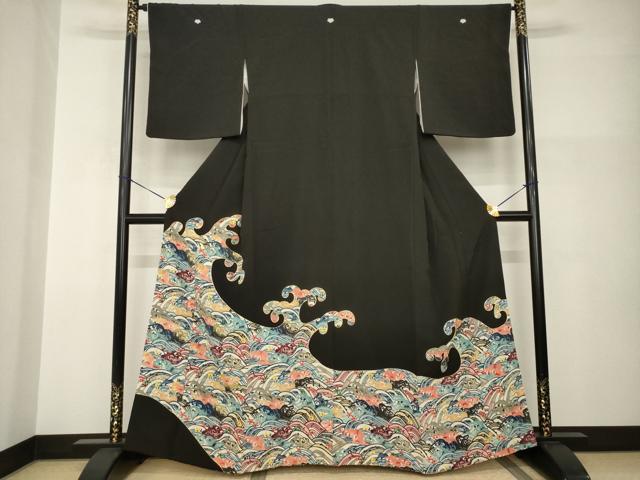 ■■■　サイズ　■■■ 身丈 161cm（肩から） 裄丈 65cm 袖丈 52cm　縫込み 5cm 袖幅 33cm 前幅 23.5cm 後幅 29cm 着物縫いこみ 内揚げ 0cm 裄 お袖側 約1cm　身頃側 約2cm ■■■　商品詳細　...