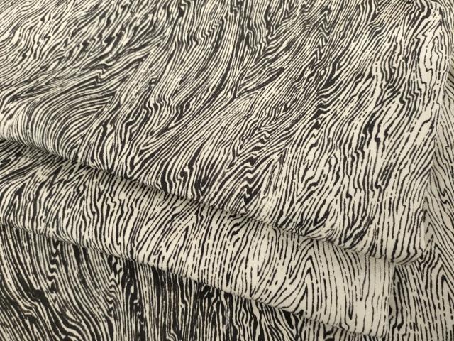 ■■■　サイズ　■■■ 身丈 154.5cm（肩から） 裄丈 65cm 袖丈 49cm　縫込み 5cm 袖幅 32cm 前幅 24cm 後幅 29cm 着物縫いこみ 内揚げ 9cm 裄 お袖側 約4cm　身頃側 約3cm ■■■　商品詳細　...