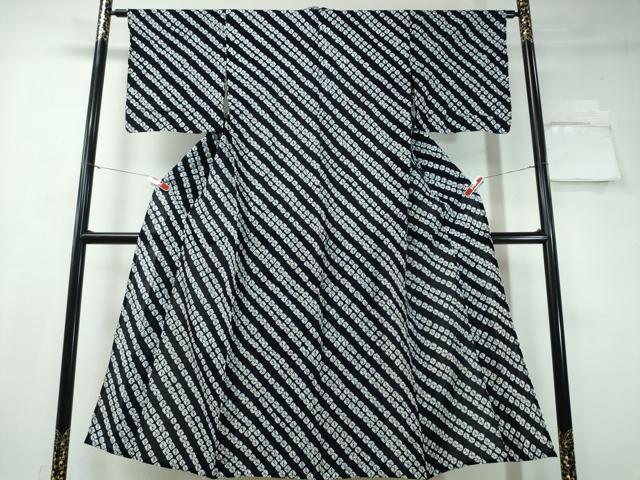 ■■■　サイズ　■■■ 身丈 149cm（肩から） 裄丈 65cm 袖丈 45cm　縫込み 1cm 袖幅 34cm 前幅 25cm 後幅 30cm 着物縫いこみ 内揚げ 0cm 裄 お袖側 約3cm　身頃側 約1cm ■■■　商品詳細　■■...