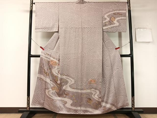 ■■■　サイズ　■■■ 身丈 156cm（肩から） 裄丈 65cm 袖丈 44.5cm　縫込み 8cm 袖幅 34cm 前幅 24cm 後幅 28.5cm 着物縫いこみ 内揚げ 5cm 裄 お袖側 約5cm　身頃側 約6cm ■■■　商品詳...