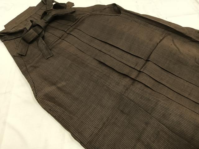 ■■■　サイズ　■■■ 紐下丈　約87.5cm ■■■　商品詳細　■■■ 【正絹】 状態は接写画像のように後襞・表地所々・腰板・紐に薄い汚れ、裏地に薄い汚れ・補修痕がございます。 大変上質な逸品になりますのでぜひお手入れをされてお召しになら...