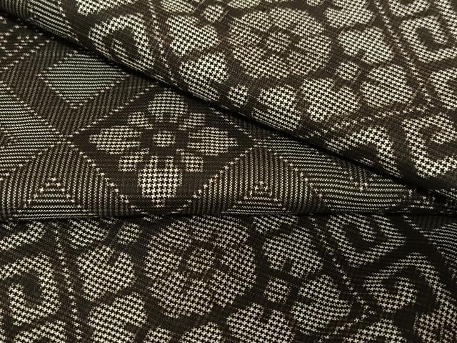 ■■■　サイズ　■■■ 身丈 160.5cm（肩から） 裄丈 64cm 袖丈 49.5cm　縫込み 5cm 袖幅 32cm 前幅 23cm 後幅 30cm 着物縫いこみ 内揚げ 0cm 裄 お袖側 約2.5cm　身頃側 約1cm ■■■　商...