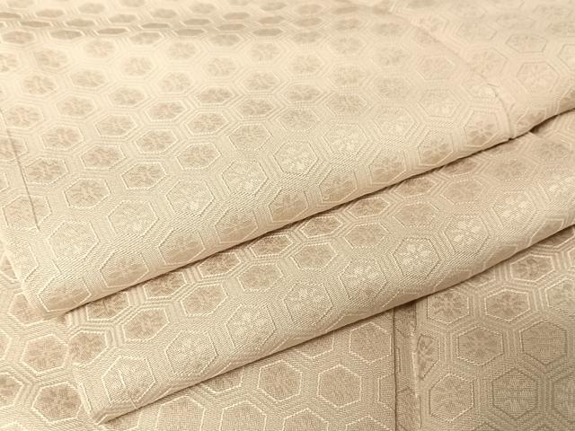 ■■■　サイズ　■■■ 身丈 159cm（肩から） 裄丈 69cm 袖丈 46cm　縫込み 2cm 袖幅 32.5cm 前幅 23.5cm 後幅 29cm 着物縫いこみ 内揚げ 0cm 裄 お袖側 約2cm　身頃側 約2cm ■■■　商品詳...