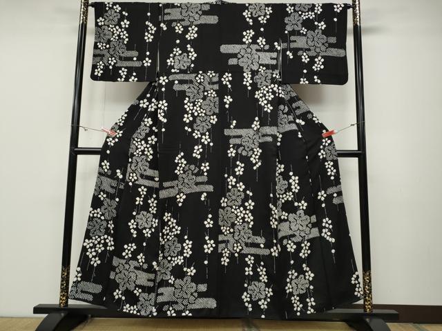 ■■■　サイズ　■■■ 身丈 157cm（肩から） 裄丈 65cm 袖丈 44cm　縫込み 5cm 袖幅 33cm 前幅 24cm 後幅 30cm 着物縫いこみ 内揚げ 0cm 裄 お袖側 約1.5cm　身頃側 約0cm ■■■　商品詳細　...