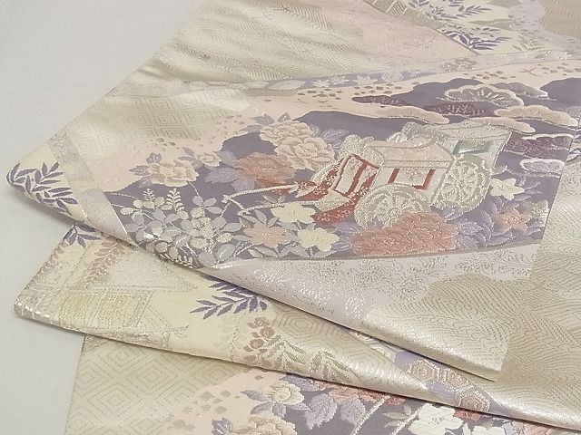 ■■■　サイズ　■■■ 長さ 424cm 幅 30.5cm程 ■■■　商品詳細　■■■ 【正絹】 状態は 柄止まりに薄い汚れがございますが その他特に目立ったシミ汚れなどもなく大変良い状態です。 着用時には見えない部分になりますのであまり気...