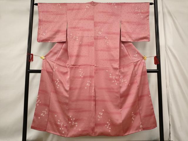 ■■■　サイズ　■■■ 身丈 146cm（肩から） 裄丈 63cm 袖丈 46.5cm　縫込み 4cm 袖幅 32cm 前幅 22cm 後幅 28.5cm 着物縫いこみ 内揚げ 0cm 裄 お袖側 約2cm　身頃側 約3cm ■■■　商品詳...