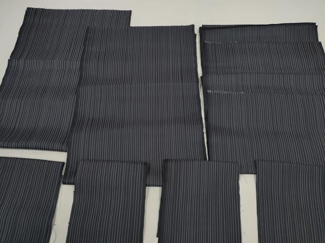 ■■■　サイズ　■■■ 長さ　　着尺分あり 幅　　　約35.5cm ■■■　商品詳細　■■■ 【正絹】 状態は接写画像のように表地所々に薄い汚れがございます。 大変上質な逸品になります。 お安く出品致しますので、是非この機会にいかがでしょう...
