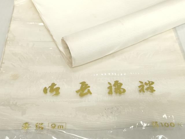■■■　サイズ　■■■ 長さ　　着尺分あり 幅　　　約36cm ■■■　商品詳細　■■■ 【正絹・未使用】 状態は接写画像のように表地所々に薄いシミ汚れがございます。 大変上質な逸品になります。 お安く出品致しますので、是非この機会にいかが...