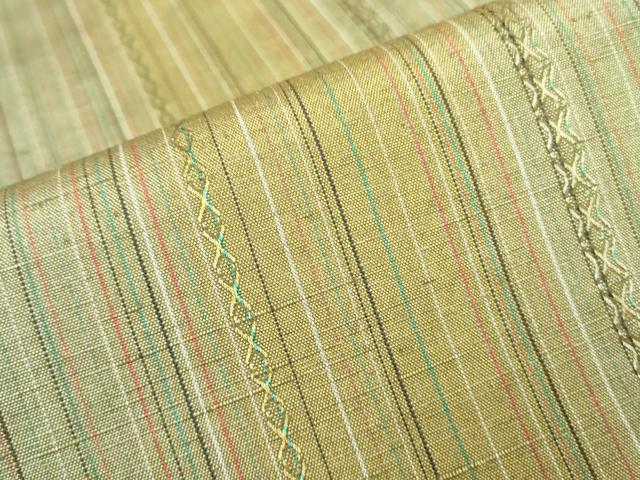 ■■■　サイズ　■■■ 身丈 153cm（肩から） 裄丈 62cm 袖丈 47cm　縫込み 4cm 袖幅 32cm 前幅 23cm 後幅 28cm 着物縫いこみ 内揚げ 9cm 裄 お袖側 約2cm　身頃側 約2cm ■■■　商品詳細　■■...