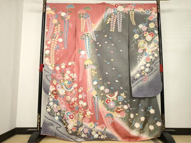 ■■■　サイズ　■■■ 身丈 163cm（肩から） 裄丈 69cm 袖丈 114cm　縫込み 8cm 袖幅 35cm 前幅 24cm 後幅 30cm 着物縫いこみ 内揚げ 4cm 裄 お袖側 約1cm　身頃側 約2cm ■■■　商品詳細　■...