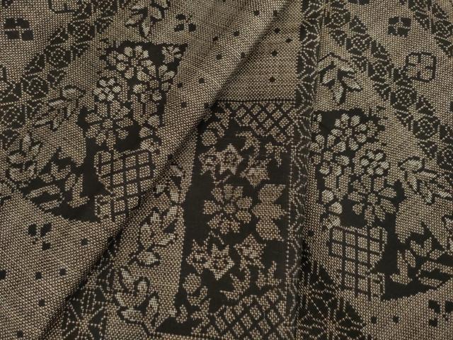 ■■■　サイズ　■■■ 身丈 161.5cm（肩から） 裄丈 64.5cm 袖丈 49cm　縫込み 4cm 袖幅 32.5cm 前幅 25.5cm 後幅 30cm 着物縫いこみ 内揚げ 0cm 裄 お袖側 約1cm　身頃側 約2.5cm ■...