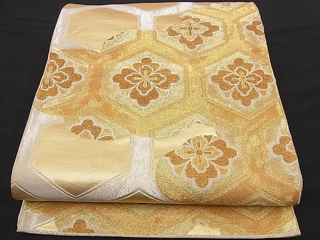 ■■■　サイズ　■■■ 長さ 404cm 幅 30cm程 ■■■　商品詳細　■■■ 【正絹・芯なし】状態は接写画像のように手先から前柄にかけて折れ山の薄い汚れ裏地に薄いシミがございますがその他特に目立ったシミ汚れなどもなく大変良い状態です。...