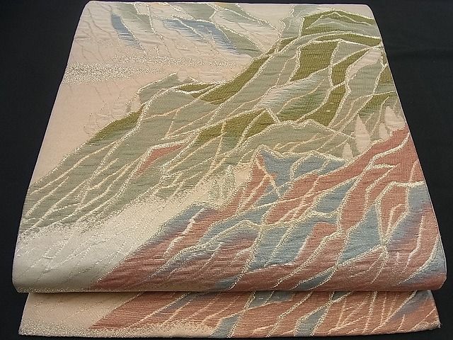■■■　サイズ　■■■ 長さ 416cm 幅 30cm程 ■■■　商品詳細　■■■ 【正絹】状態は接写画像のように柄止まり、手先、裏地に薄い汚れがございますがその他特に目立ったシミ汚れなどもなく大変良い状態です。着用時には見えない部分になり...