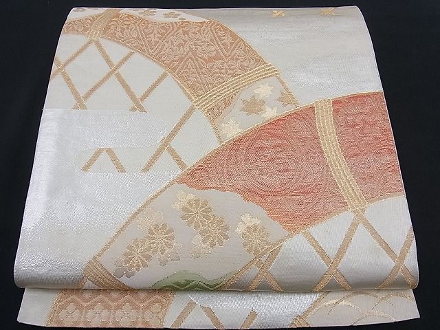 ■■■　サイズ　■■■ 長さ 422cm 幅 30.5cm程 ■■■　商品詳細　■■■ 【正絹・芯なし】状態は接写画像のように表地所々・裏地に薄いアクがございます。大変上質な逸品になりますので、ぜひお手入れをされてお召しになられてはいかがで...