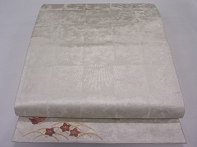 ■■■　サイズ　■■■ 長さ 440cm 幅 31cm程 ■■■　商品詳細　■■■ 【正絹】 状態は数回程しか締めておりませんが たれ先・太鼓下部・裏地に薄い汚れがございます。 その他特に目立ったシミ汚れなどもなく大変良い状態です。 大変上...