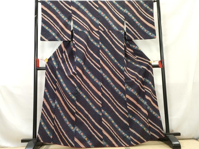 ■■■　サイズ　■■■ 身丈 164cm（肩から） 裄丈 64.5cm 袖丈 50cm　縫込み 0cm 袖幅 33cm 前幅 24.5cm 後幅 29cm 着物縫いこみ 内揚げ 0cm 裄 お袖側 約1cm　身頃側 約1cm ■■■　商品詳...