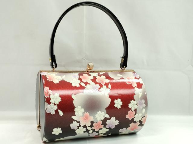 ■■■　サイズ　■■■ 横　　　18cm 縦　　　11.5cm　取っ手込み　23.5cm 奥行き　12.5cm ■■■　商品詳細　■■■ 状態は参考画像のように、表革に小さな傷がございますが、 その他特に目立ったシミ汚れなどもなく大変良い状...