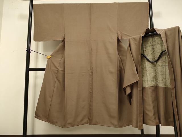 ■■■　サイズ　■■■ 【着物】 身丈 137.5cm（肩から） 裄丈 67.5cm 袖丈 45.5cm　縫込み 2.5cm 袖幅 35.5cm 前幅 23cm 後幅 29.5cm 着物縫いこみ 内揚げ 9cm 裄 お袖側 約2cm　身頃側...