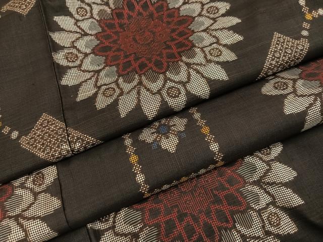 ■■■　サイズ　■■■ 身丈 152.5cm（肩から） 裄丈 64.5cm 袖丈 48cm　縫込み 5cm 袖幅 33.5cm 前幅 23cm 後幅 28.5cm 着物縫いこみ 内揚げ 0cm 裄 お袖側 約0cm　身頃側 約2cm ■■■...