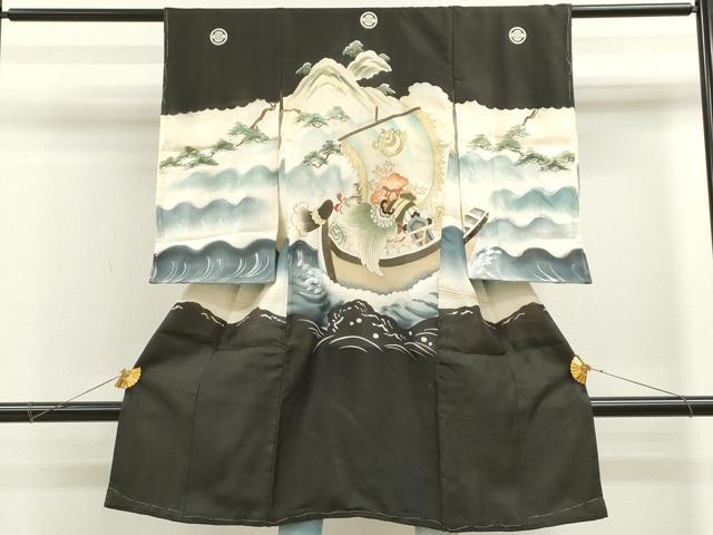 ■■■　サイズ　■■■ 【着物】 身丈 99.5cm（肩から） 裄丈 39.5cm 袖丈 56.5cm ■■■　商品詳細　■■■ 産着【正絹・五つ紋】の状態は接写画像のように表地所々・胴裏所々に薄い汚れがございます。 大変上質な逸品になりま...