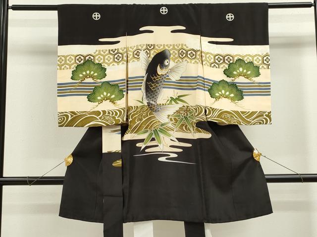 ■■■　サイズ　■■■ 【着物】 身丈 95cm（肩から） 裄丈 46.5cm 袖丈 55cm ■■■　商品詳細　■■■ 産着【正絹・五つ紋】の状態は接写画像のように表地所々・襦袢の胴裏・衿に薄い汚れがございます。 大変上質な逸品になります...