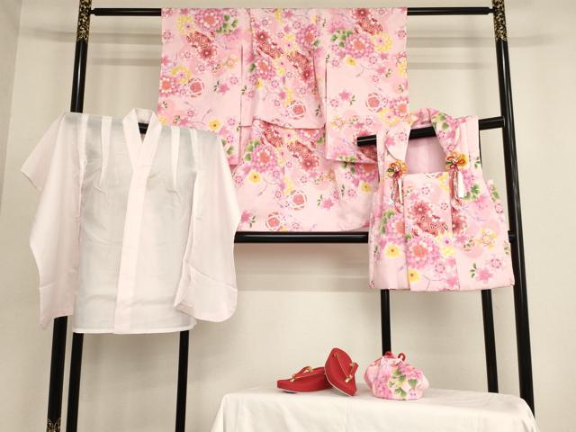 ■■■　サイズ　■■■ 【祝着】 身丈 80.5cm（肩から） 裄丈 40.5cm（肩上げ　3cm） 袖丈 56.5cm　縫込み 2cm 袖幅 26.5cm 前幅 15cm 後幅 19.5cm 着物縫いこみ 内揚げ 0cm （腰上げ　6.5...